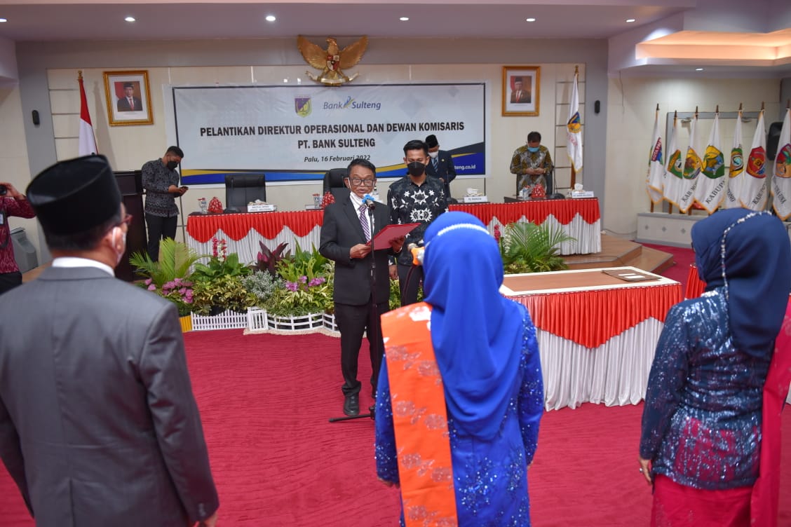 Pejabat Bank Sulteng Resmi Dilantik. Begini Pesan Gubernur Rusdy ...